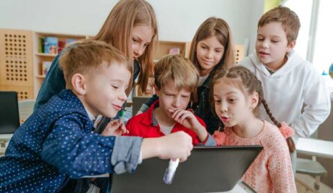 Reasons to use Technology in your Reading Class - The Knowledge Hub